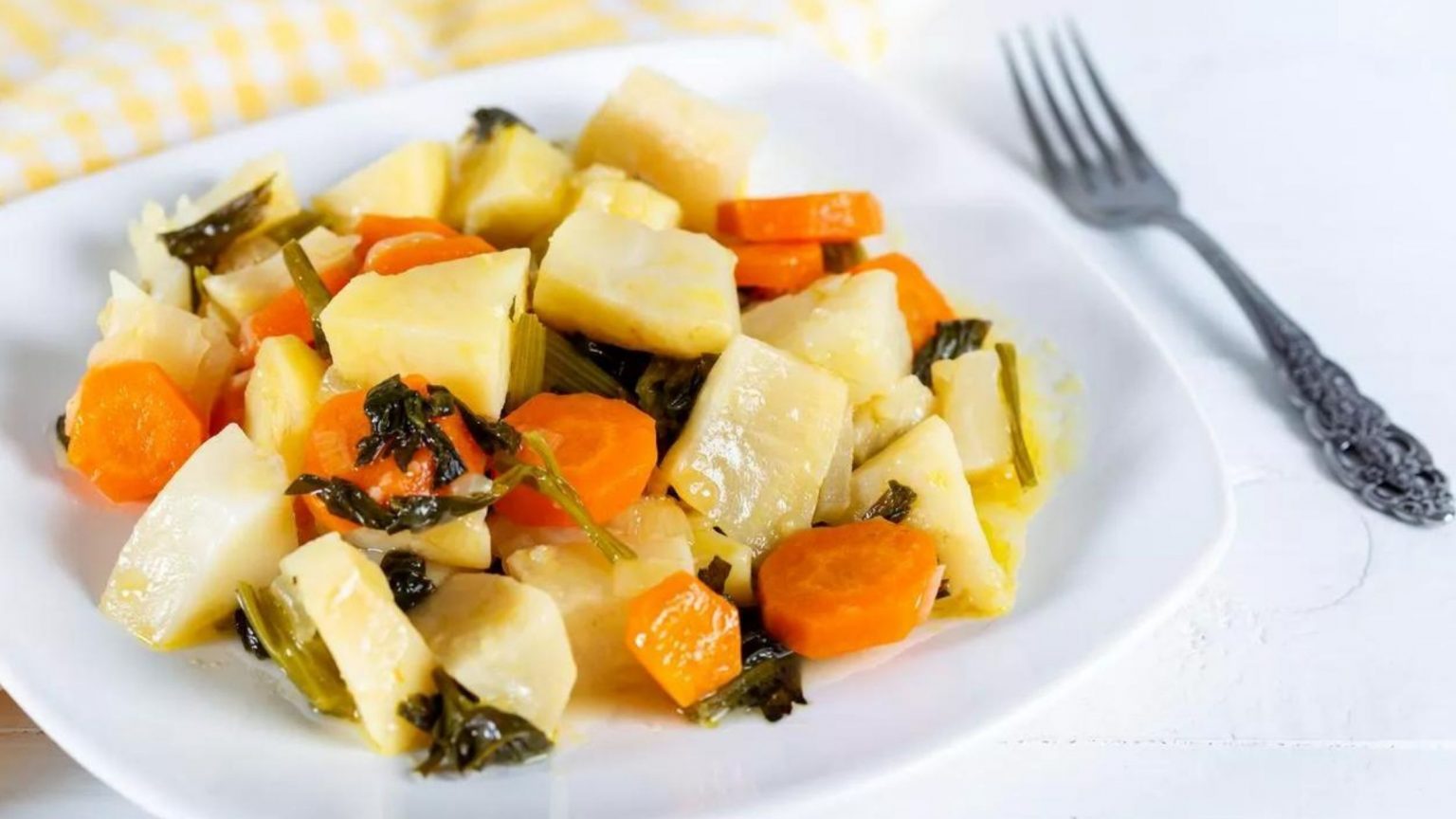 Rokalı Kereviz Yemeği Tarifi Nasıl Yapılır? - Diyetio